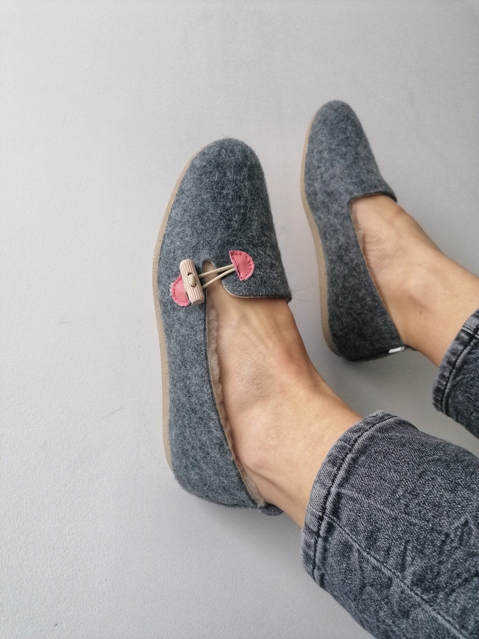 Felt Ballerina Slippers with Pink Detail - HomieeStudio