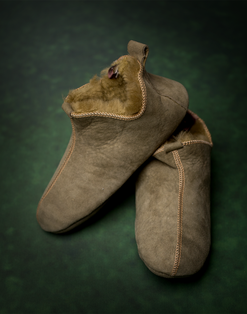 Miko Olive Luxury Sheepskin Slippers - HomieeStudio