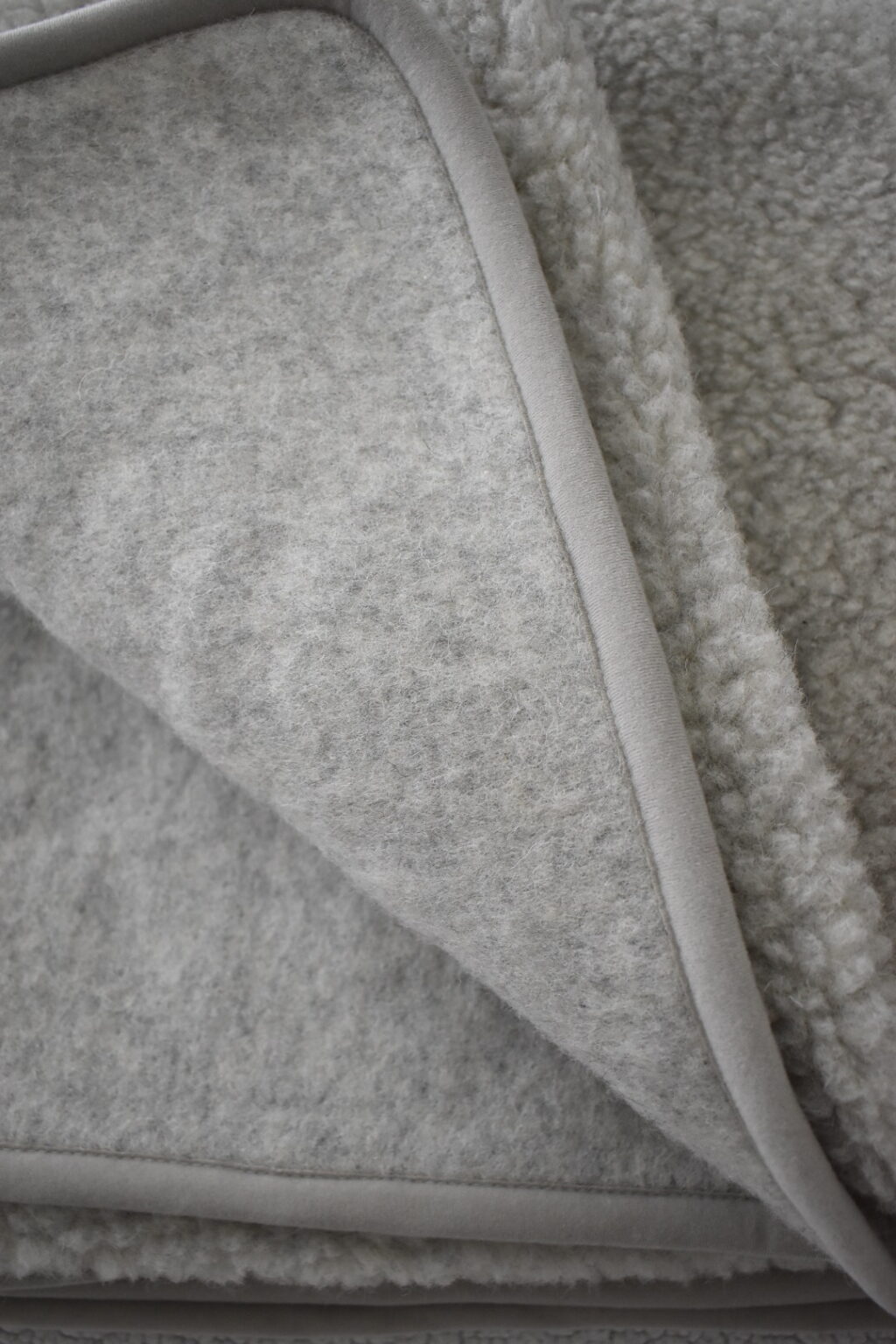 Merino Wool Large Blanket/ Throw 200×200 - HomieeStudio